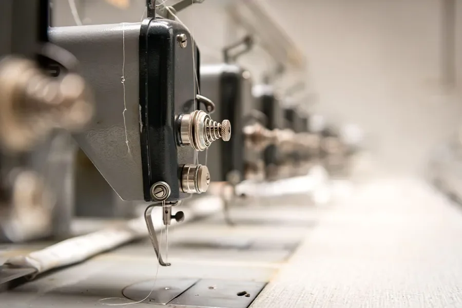 What Types of Machines Are Needed for a Garment Factory?