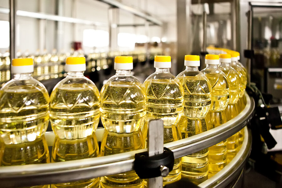 How to Select the Right Plastic Packaging Machinery for Food Products