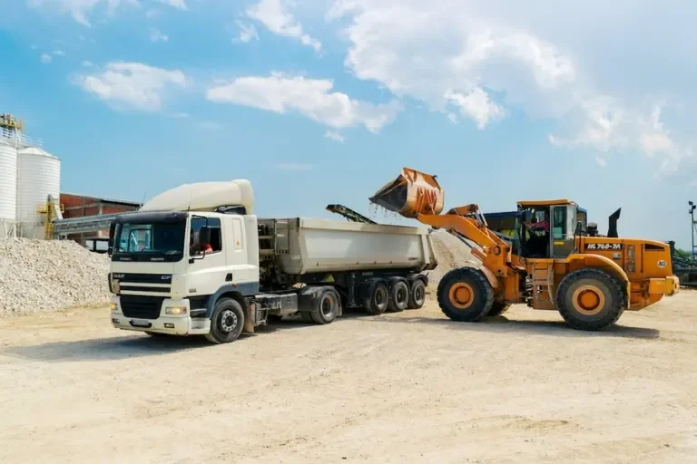 Loaders vs. Excavators: Your Guide to Their Key Applications and ...