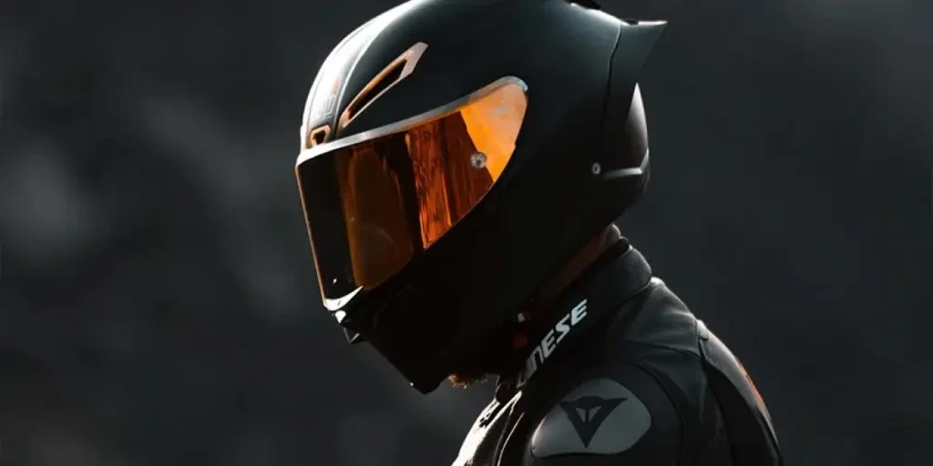 Choosing the Right Helmet: 5 Things To Look For Choosing the Right Helmet: 5 Things To Look For