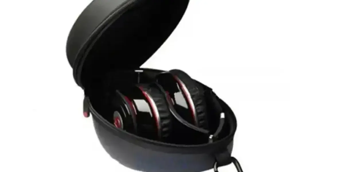 Elevating Protection: The Art of Choosing Headphone Cases in 2024