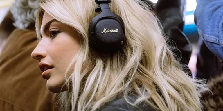 The Ultimate Guide to Over-Ear Headphones in 2024: Trends, Selection ...