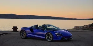 Apakah Ini Mobil Super Hybrid Terbaik? McLaren Artura Spider Meluncur