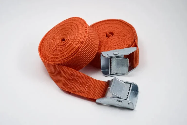 Exploring the Versatility of Tie Down Straps in Vehicle Safety