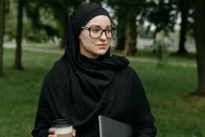 Hijab vs. Headscarf: Top Styles and What Sets Them Apart