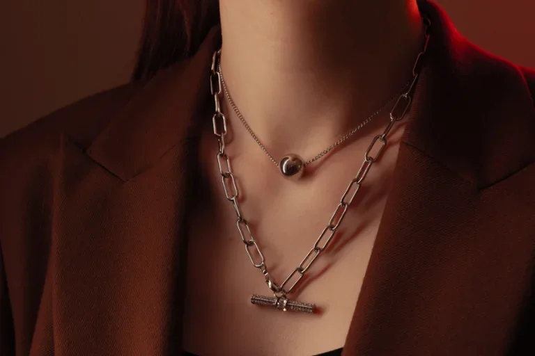 Paperclip Necklaces: What They Are, Why They’re Popular, and Styling Tips