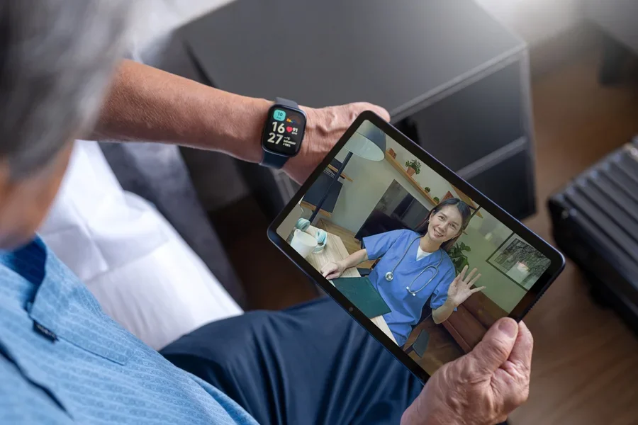 How Wearable Technology is Helping Seniors Live Safer, Healthier Lives