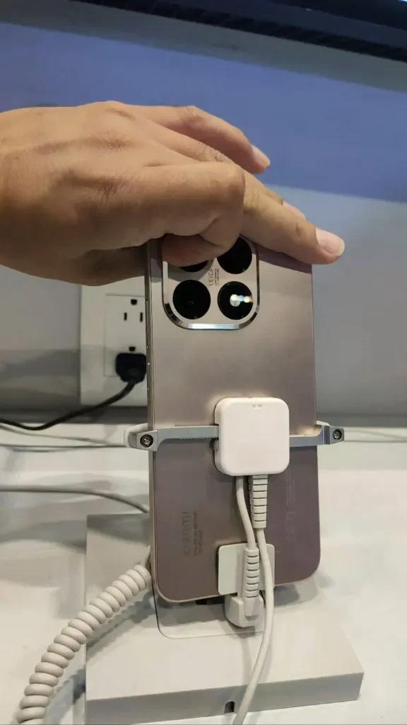 Xiaomi 15T Series Shows up in Stores Ahead of Launch!