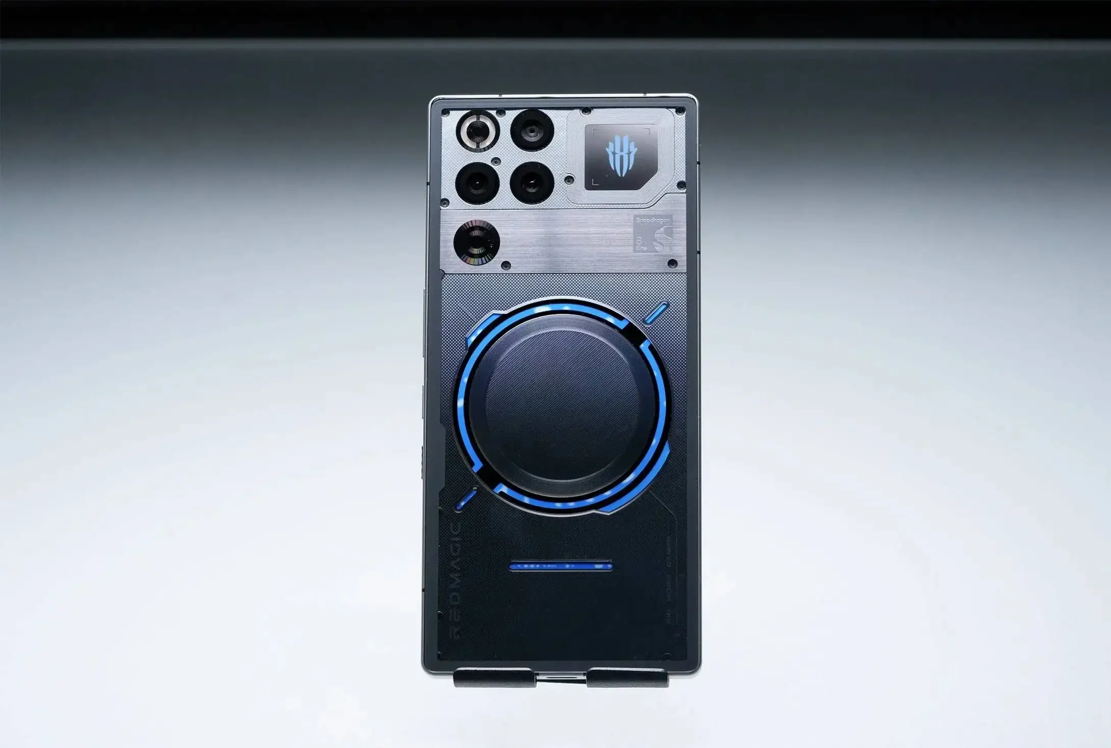 Redmagic 11 Pro Goes Global With Snapdragon 8 Elite Gen 5, Red Core R4 ...