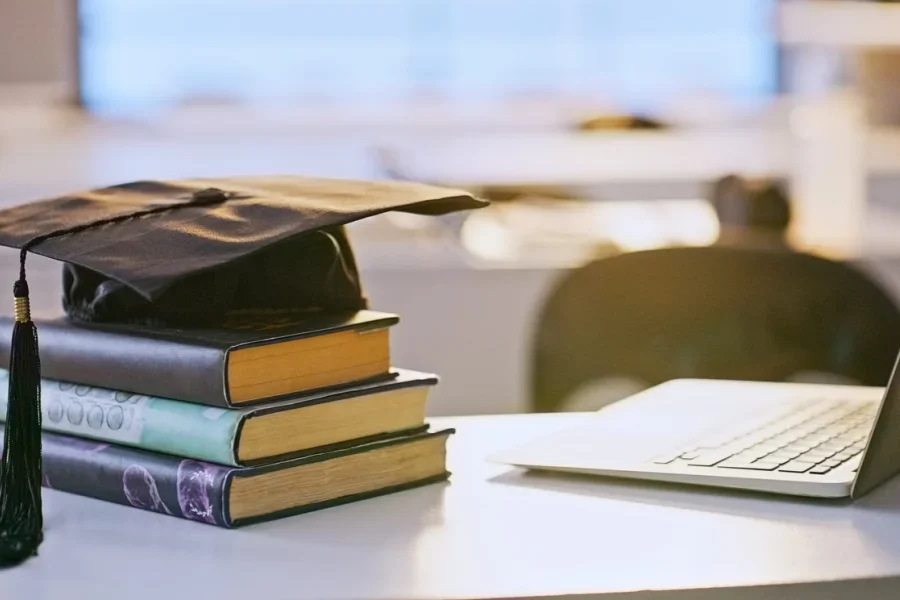 5 Epic Ways to Style Male Graduation Caps in 2026