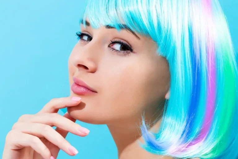 Lichtblauw haar: de ultieme stijl- en techniekgids