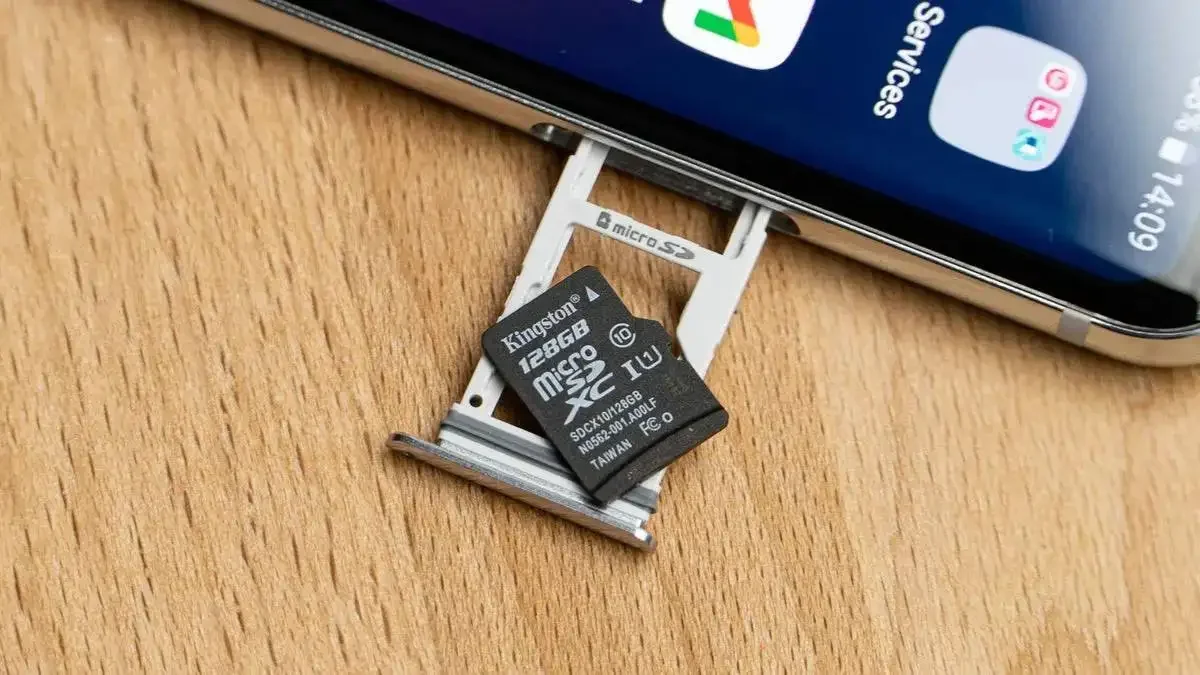 Why Your Next Mid-Range Phone Might Finally Have Expandable Memory