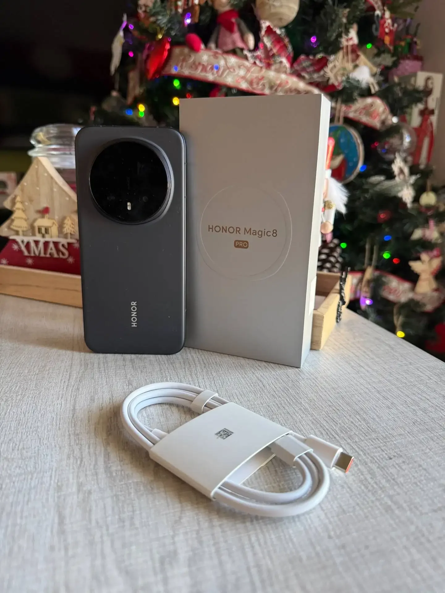 Honor Magic 8 Pro Review: the New King of Smartphone Battery Life?